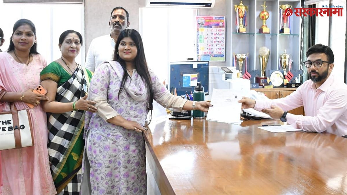 विधानपरिषद निवडणुकीत महायुतीत पहिली बंडखोरी : शिवसेना आमदाराच्या ...