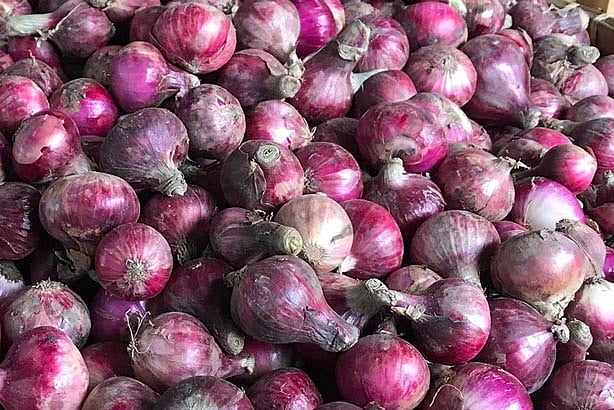 Vendors: Onion prices high due to weather