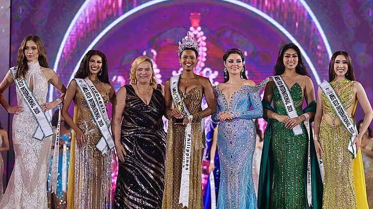 Alexie Brooks of Iloilo wins Miss Eco International 2025