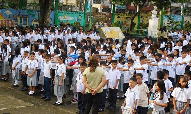 DepEd clarifies efficiency of three-term school calendar