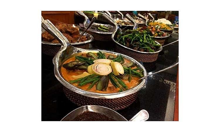 Plan a Mother’s Day She’ll Love with Food Deals