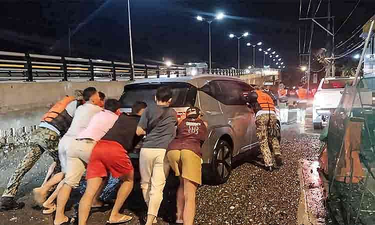 Floods and Outages Hit Davao City After Heavy Rains