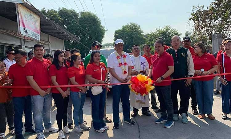 DAR chief leads P97-M road opening in Candaba