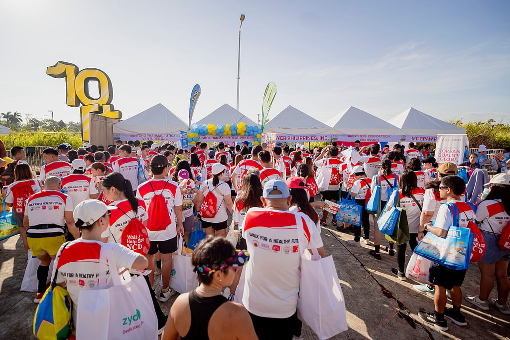 Mercury Drug holds NCD awareness walk in Negros Occidental