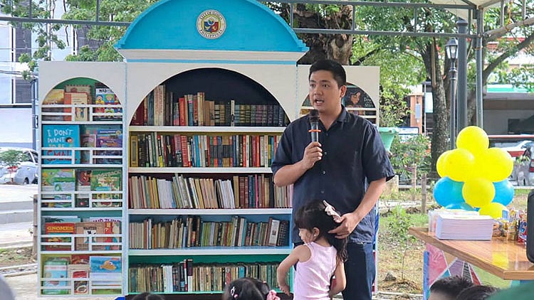 4th outdoor library opens at Plaza Mandurriao