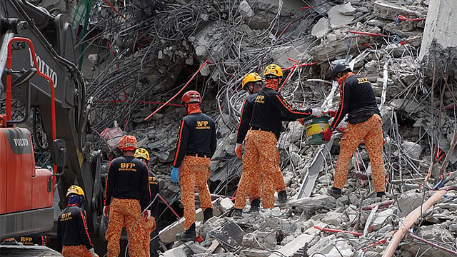 Angeles building collapse death toll climbs to 20