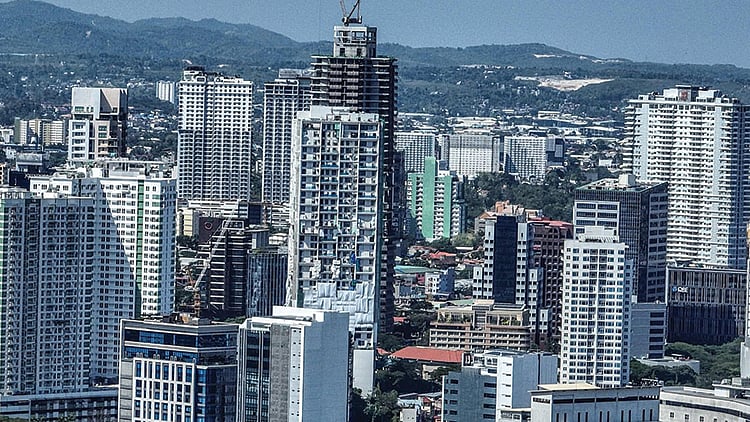 DHSUD 7 Denies Cebu Housing License Delay Claims