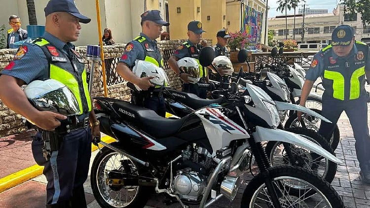 City Hall midonar og 4 ka motor sa traffic unit
