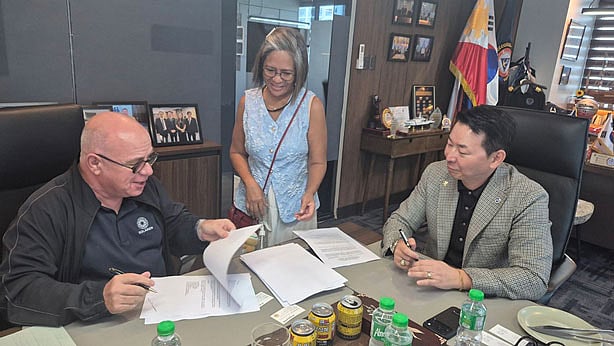 EKHQ Special Energy Phils, Solaren RE Solution sign RE deal
