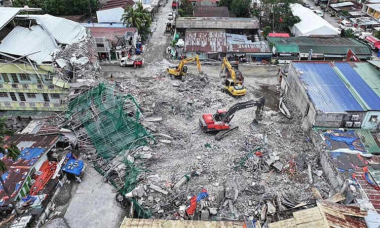 Contractors "take the fall" for building failure: lawyer