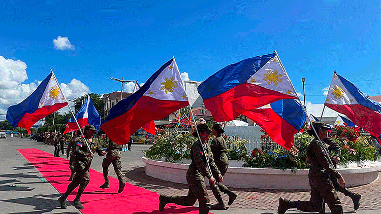 Kawani sa city hall gipasidunggan atol sa Charter Day