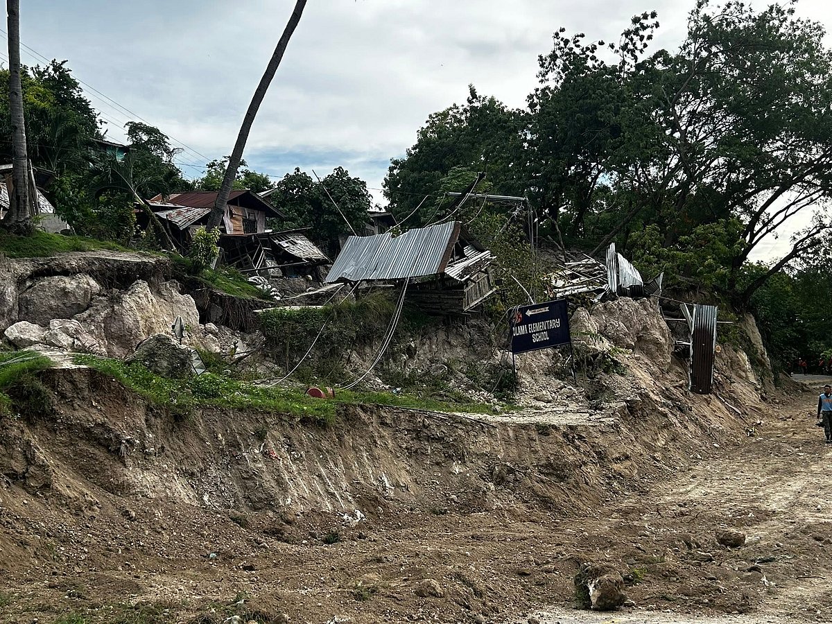 Over 30 quake-hit patients sustain bone-related injuries