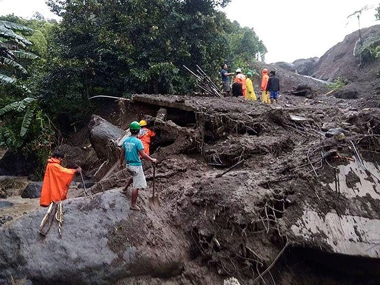 3 killed, scores missing in Mountain Province landslide