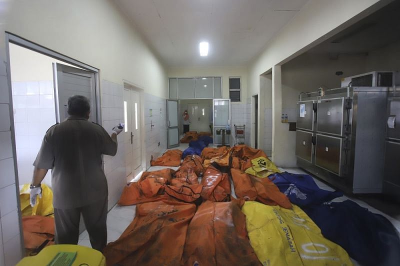Fire kills 41 inmates, 80 hurt at crowded Indonesian prison