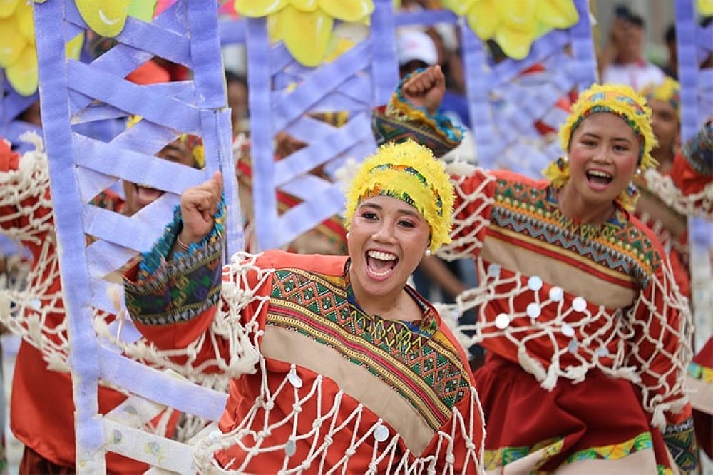 Sibunag's Hubon Balsahan wins 2023 Manggahan Fest cultural competition