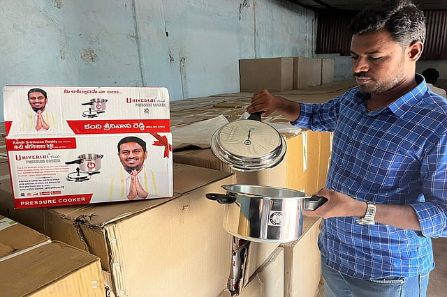 Two Congress workers in Hyderabad held for giving pressure cookers to ...