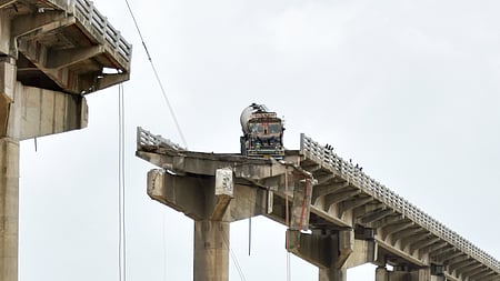 Tapi River bridge near Kamrej closed for month as NHAI begins repairs ...