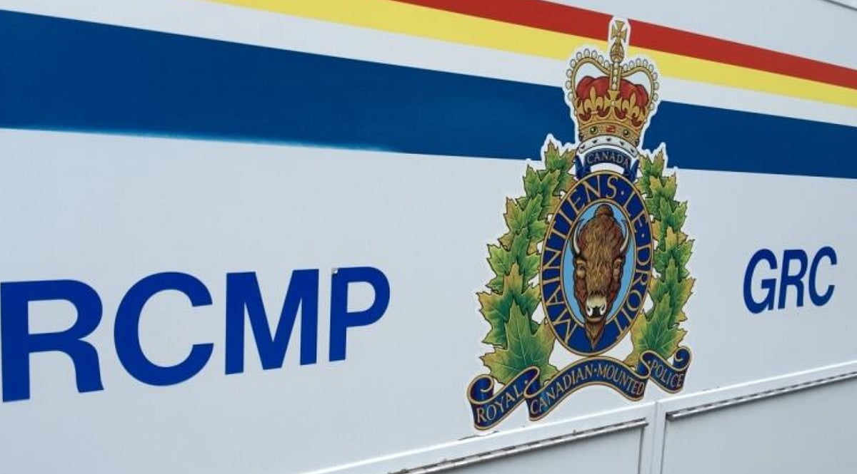 Airdrie shooting sends four to hospital after targeted vehicle attack
